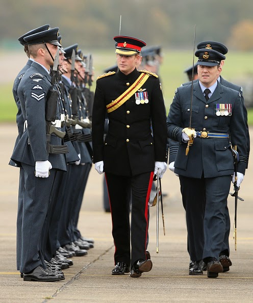 Royal Family Around the World: Prince Harry Presents No 26 Squadron RAF ...